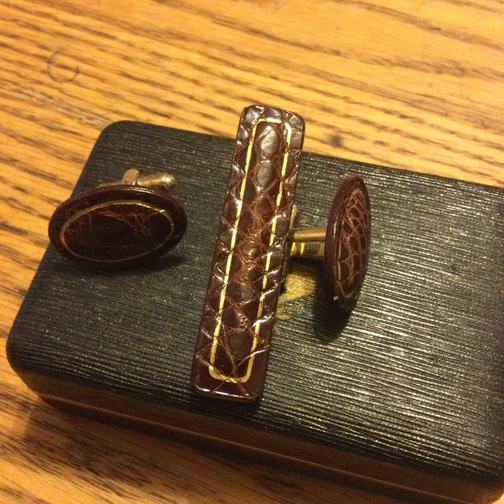 Buxton Leather Cufflinks And Tie Bar Set - Gem